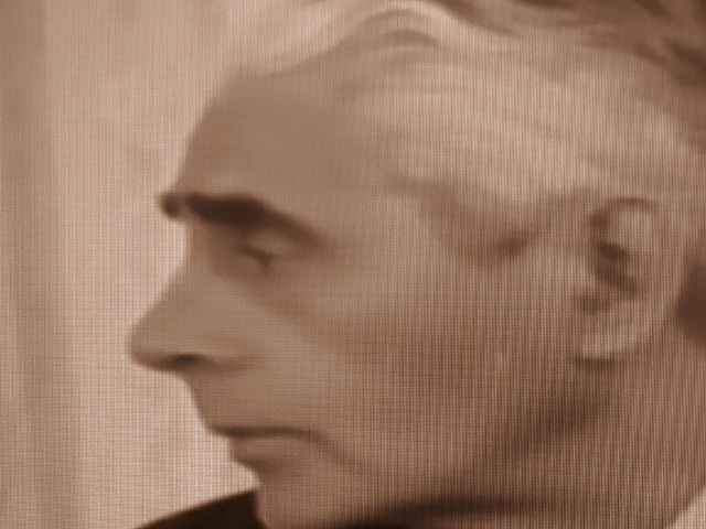 ZONA DE FAMOSOS: EDUARDO TRELLES REALIZA UNA ENTREVISTA DE A CIEN A ...