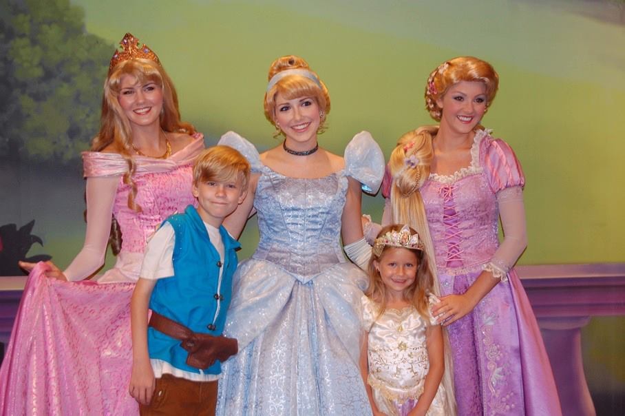 Airing My Laundry, One Post At A Time...: What Girls Can Wear To Disney ...