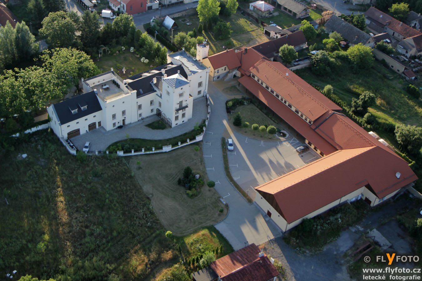 FLyFOTO letecká fotografie a video: Trnová