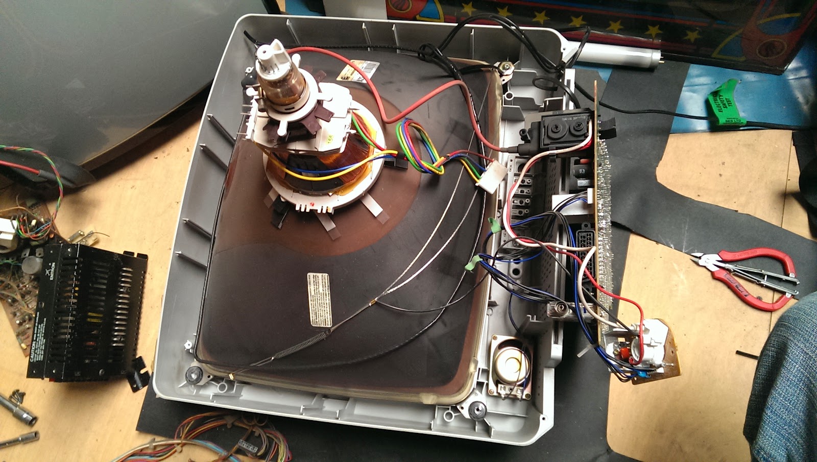 PORLZILLA.COM | Designer Toys, Paintings, Retro Consoles, Illustrations ...