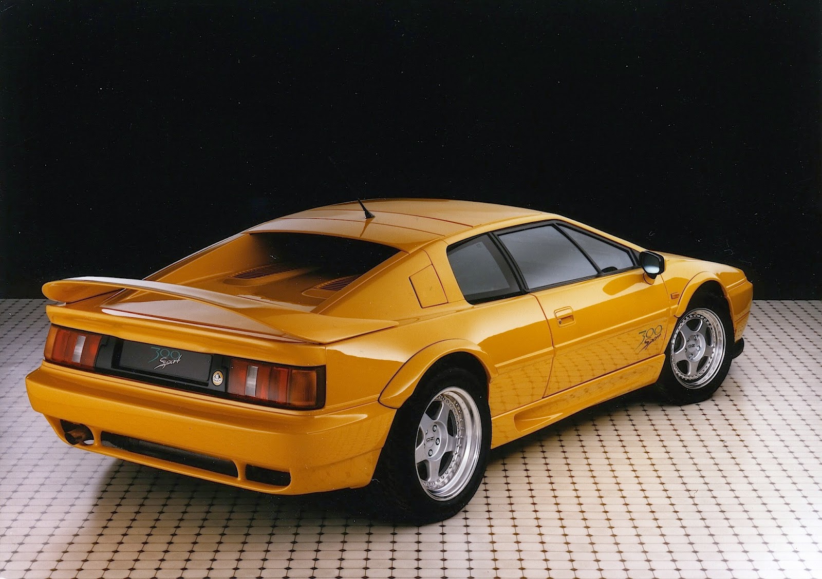 La pasión por el automóvil - Passion for cars: Lotus Esprit Sport 300 ...