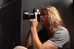 Tras el objetivo parisien: Russell James