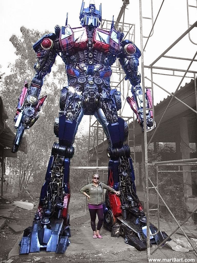 6.5 meter Transformer statue - scrap metal sculpture - Auto part ...