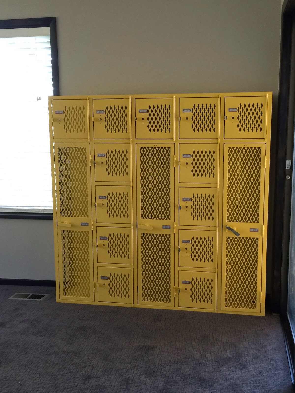 cmb love: Terrible Blogger + DIY Home: Lockers