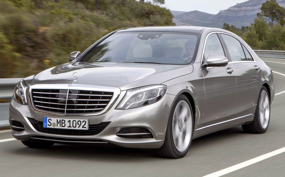 Mercedes-Benz é a marca premium mais valiosa do mundo