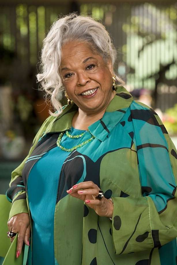 Book Junkie: Remembering Della Reese (1931-2017)