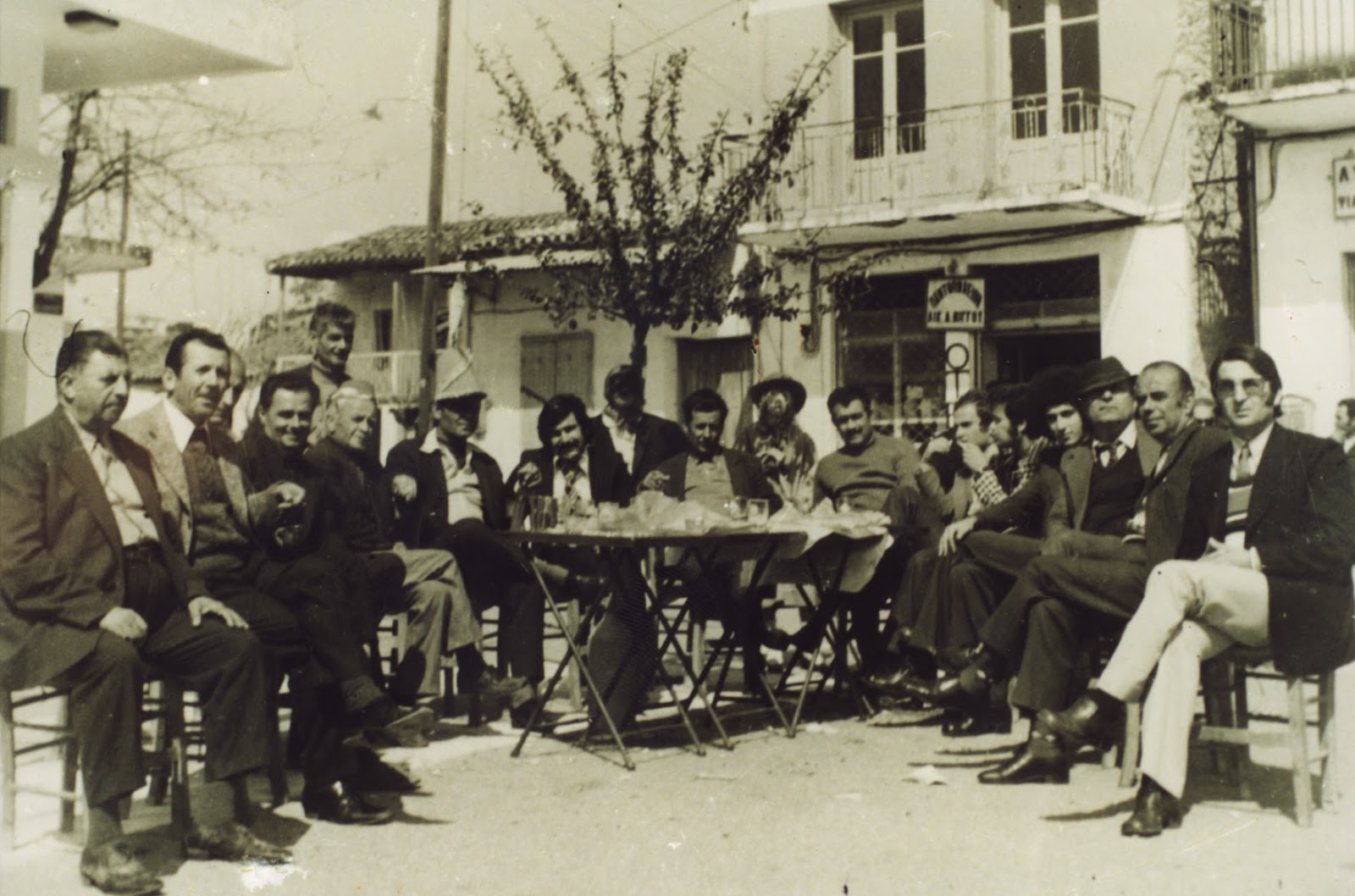 ΓΙΑΝΝΗΣ Δ.ΛΥΡΑΣ: ΟΙ ΠΡΟΕΔΡΟΙ-ΓΡΑΜΜΑΤΕΙΣ ΤΗΣ ΚΟΙΝΟΤΗΤΑΣ ΒΑΛΥΡΑ,ΑΠΟ ΤΑ ...