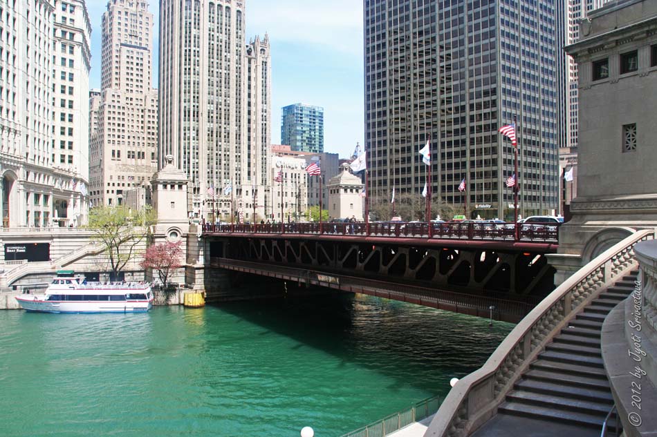 Chicago - Architecture & Cityscape: Michigan Avenue Bridge & The ...
