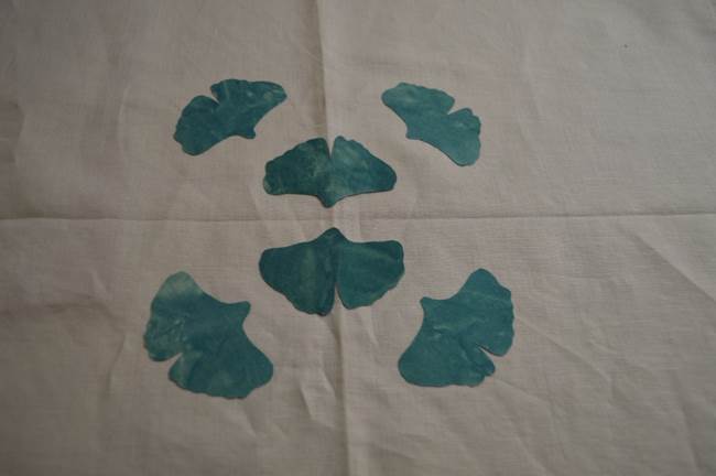 Art Threads: Craftsman Gingko Table Scarf