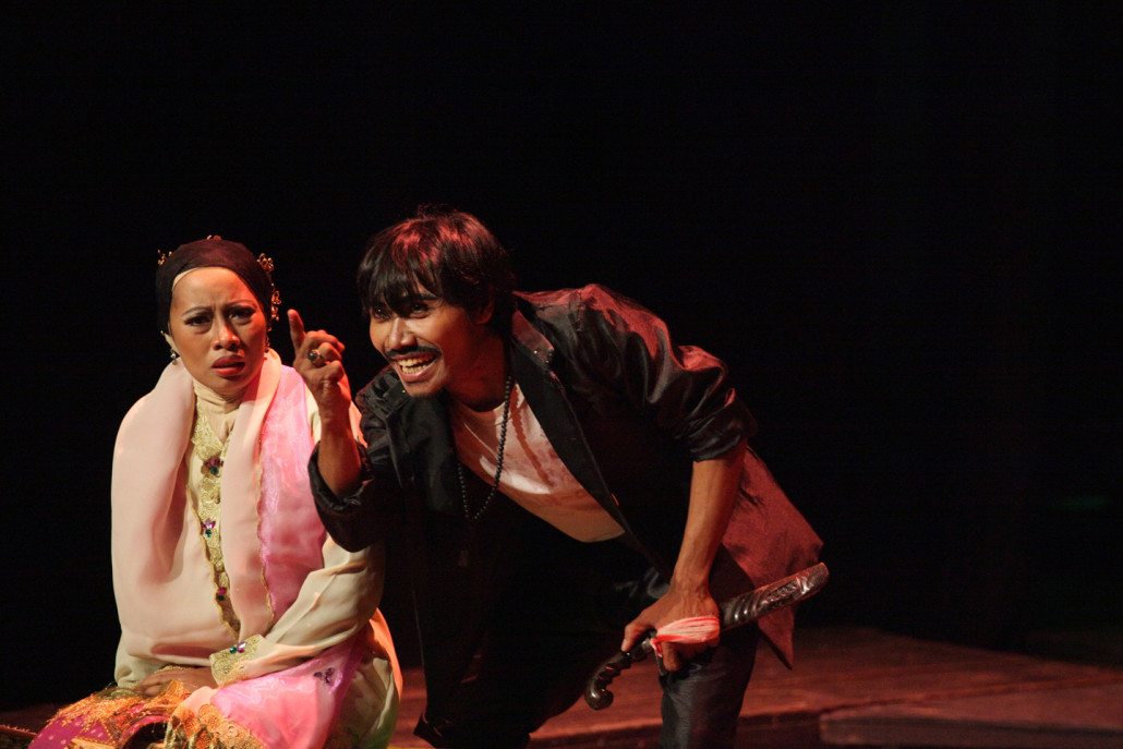 FUNGSI TATA RIAS DALAM TEATER/PEMENTASAN DRAMA. (Make up Karakter ...