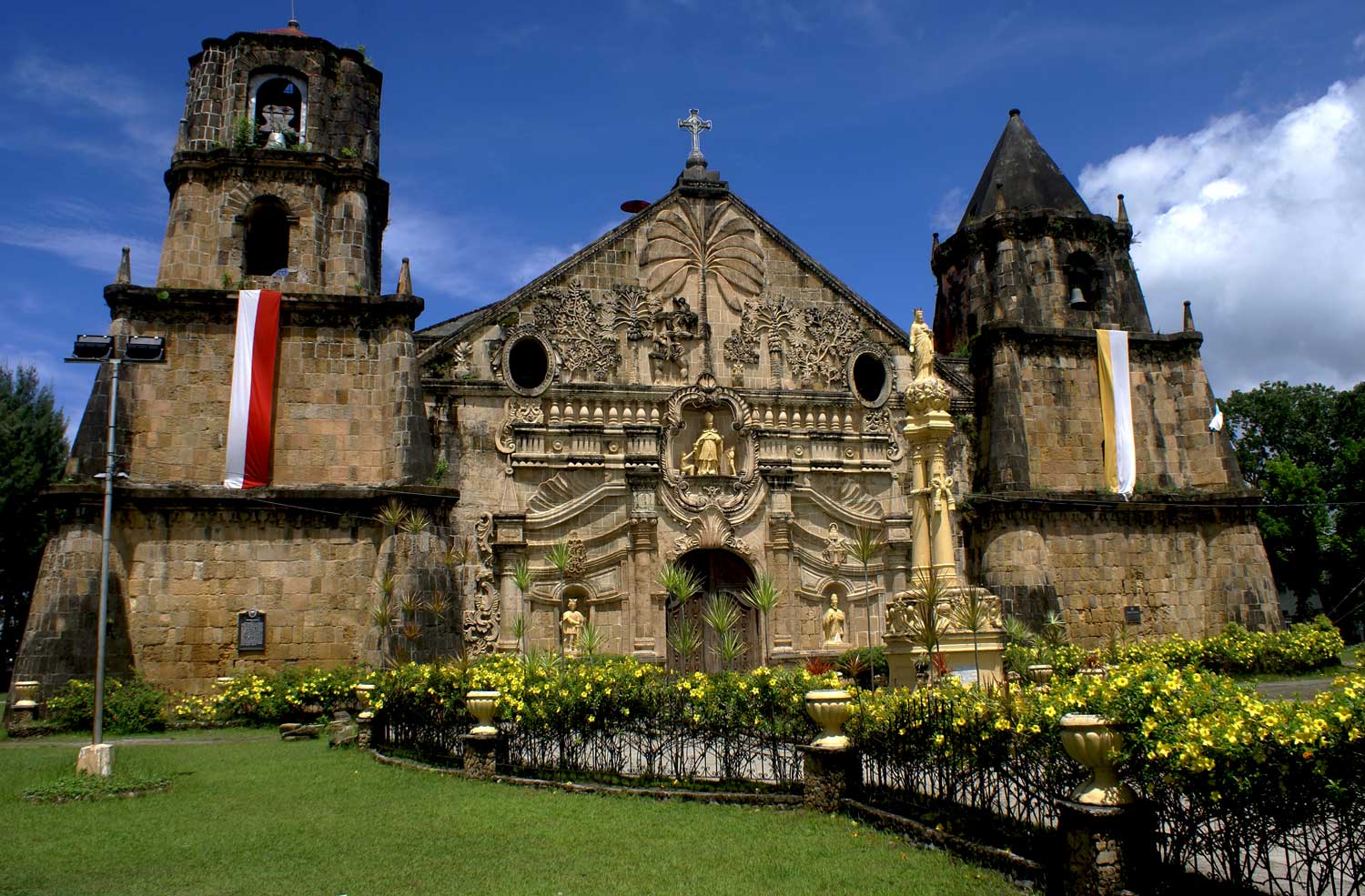 The Philippines "Pearl of the Orient Seas": Baroque Churches in the ...