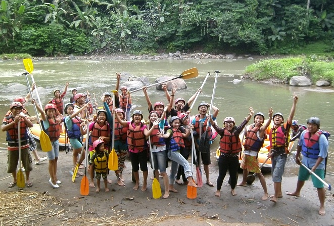 Rafting Elo River ~ Arung Jeram Magelang Jogja, Paket Rafting Sungai ...