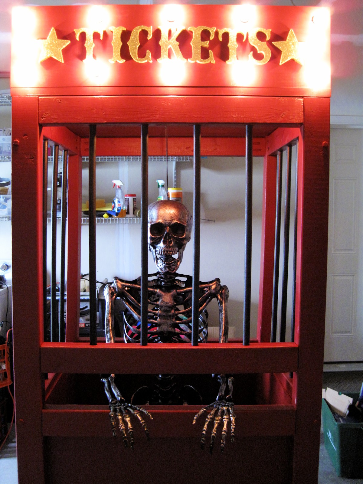 Haunted Eve's Halloween Blog: Skeleton Circus