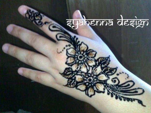 Biru Langit: Brbagai motif henna / inai