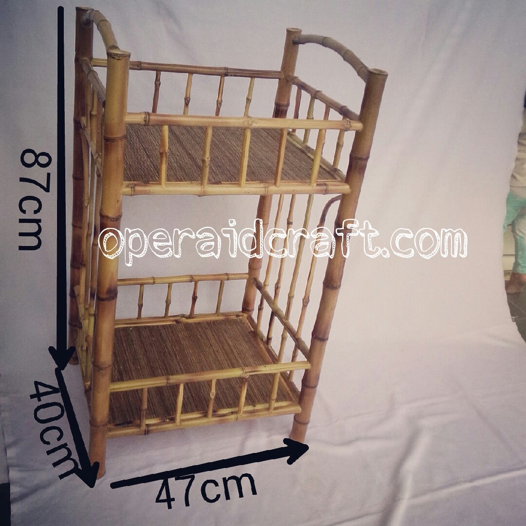 Perlengkapan Pameran Batik: Rak Bambu