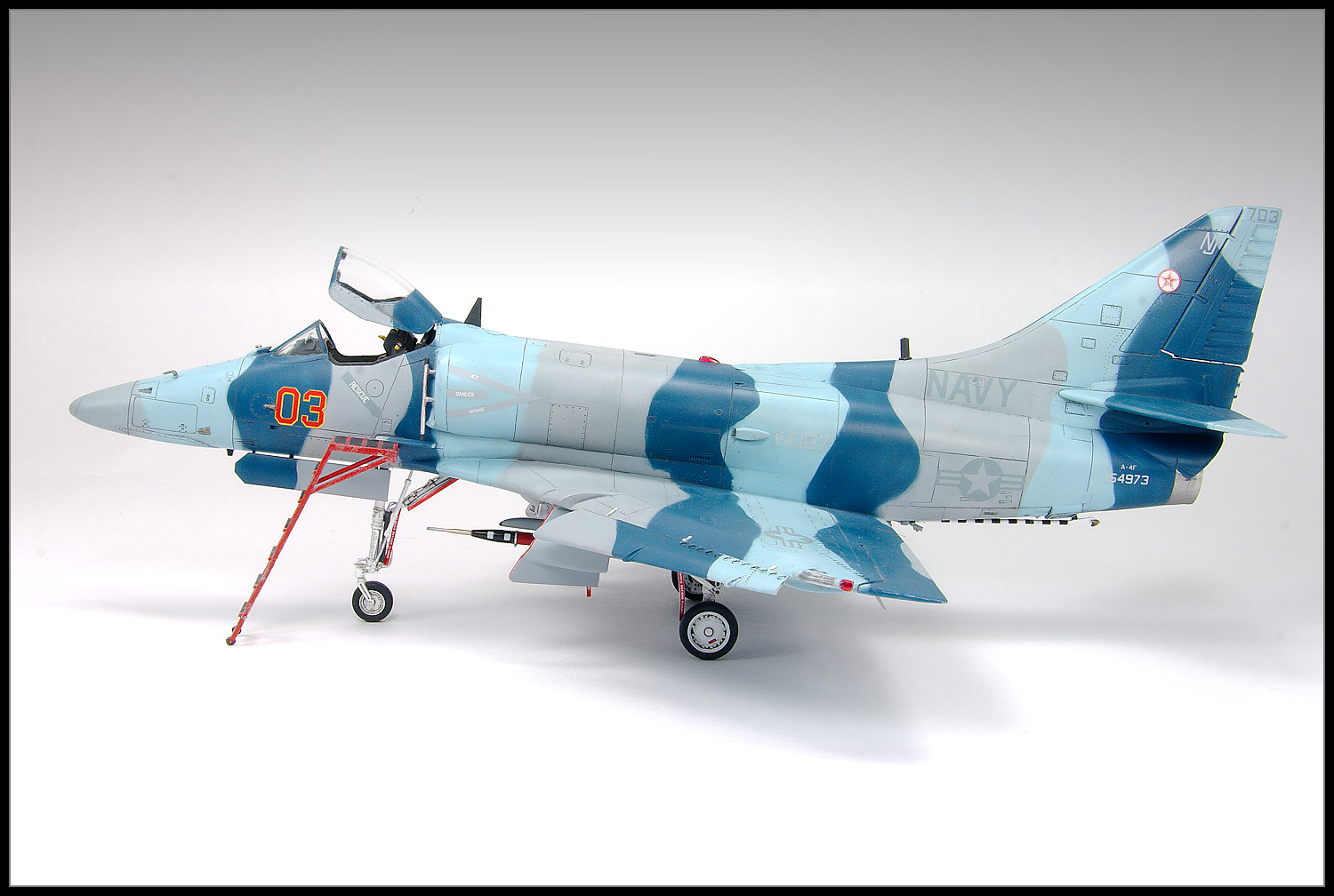 The Hamfisted Modeller: 1/48 Hasegawa A-4F Superfox (Skyhawk) "Cylon 3 ...