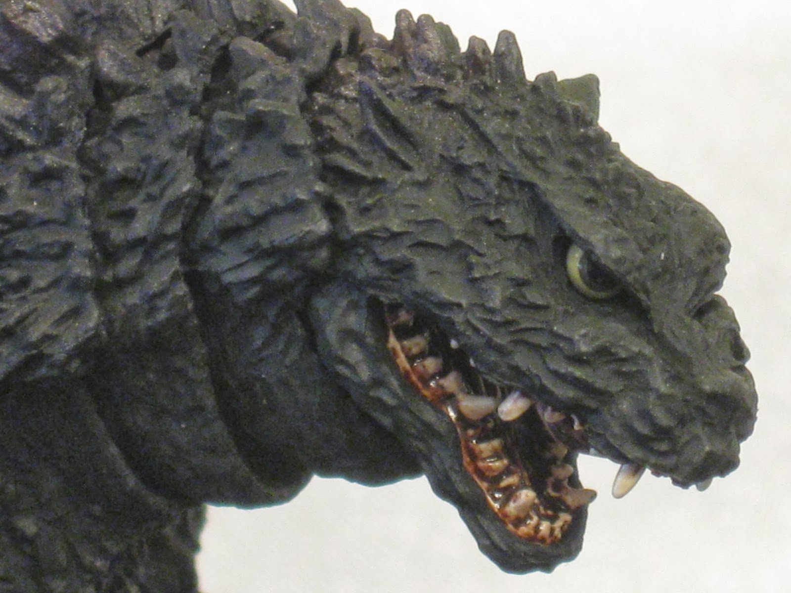 The Toyseum: S.H. MonsterArts GODZILLA 2000 Millennium figure review