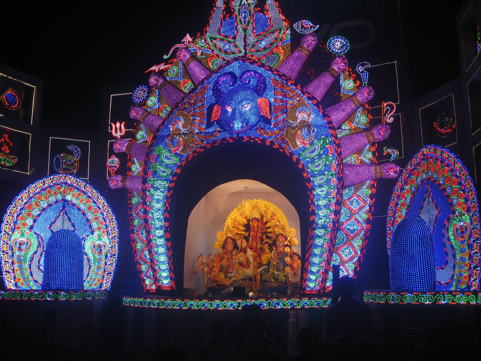 Siliguri Whereabouts: WHAT IS PANDAL HOPPING ? PANDAL HOPPING IN SILIGURI