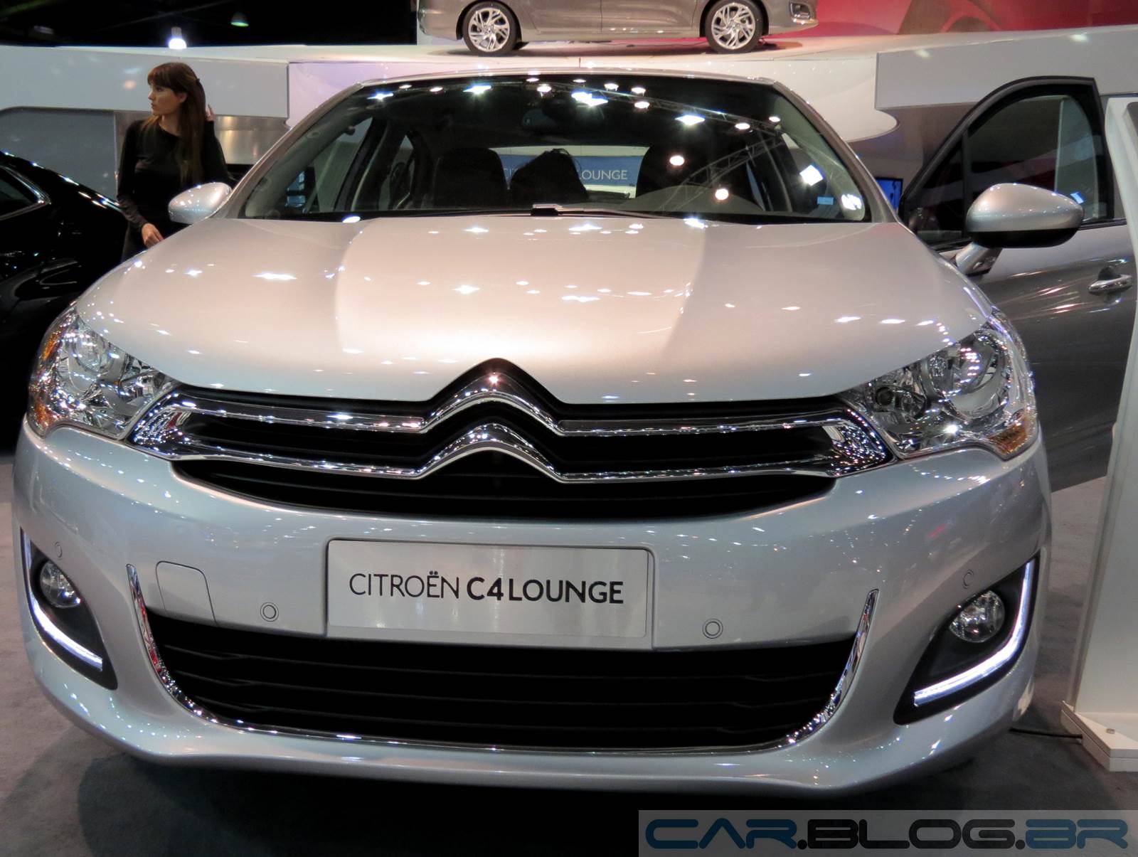 Citroen C4 Lounge: site divulga preços, versões e lista de equipamentos ...