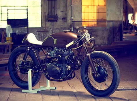 Modifikasi Honda CB Cafe Racer Full Chrome Hitam