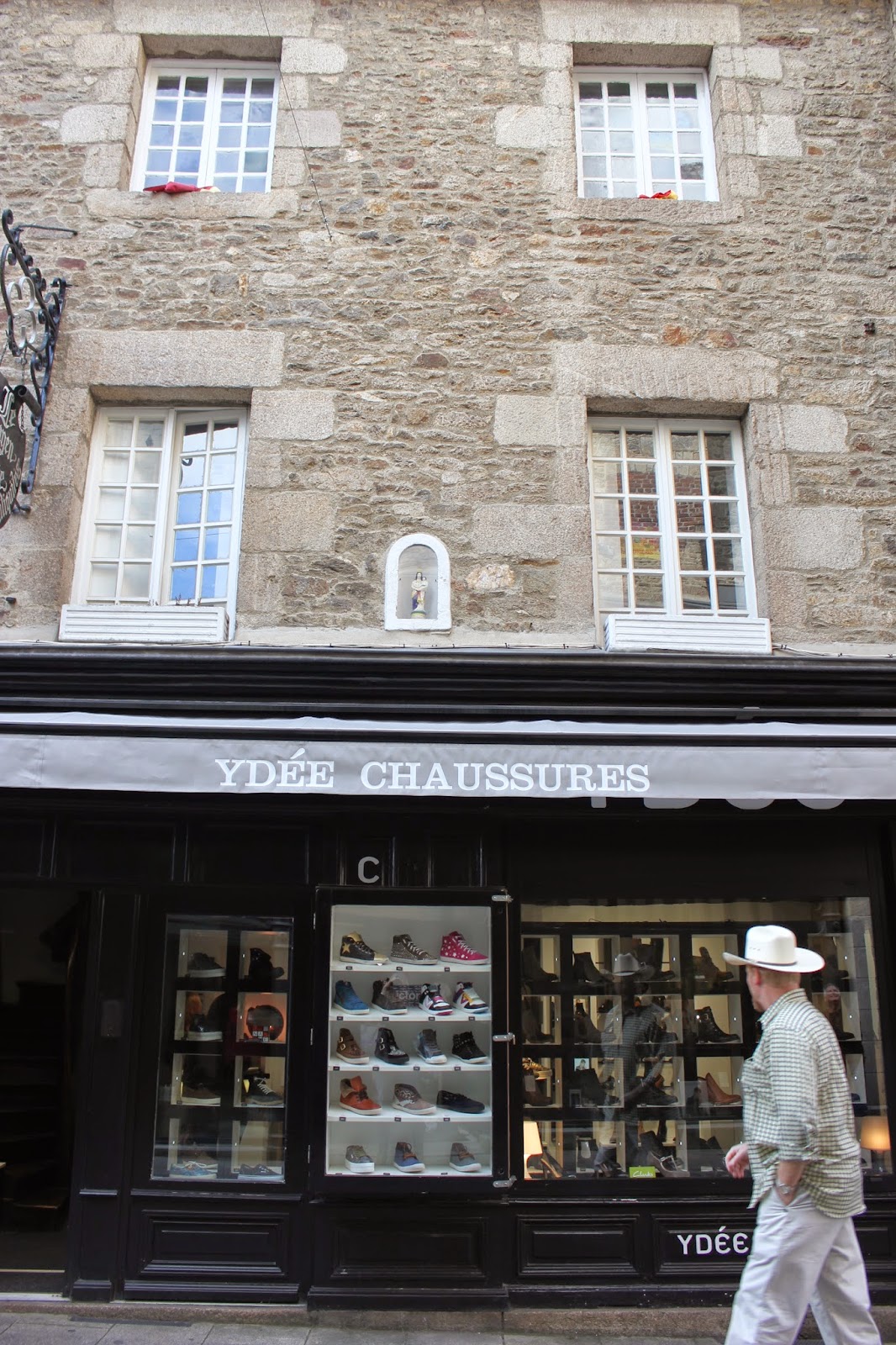 Maison Decor: Parties, Groceries, a cute French village and Claire's Shop