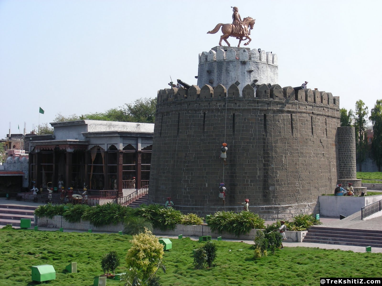 Top 10 places to go in Maharashtra for a perfect getaway.