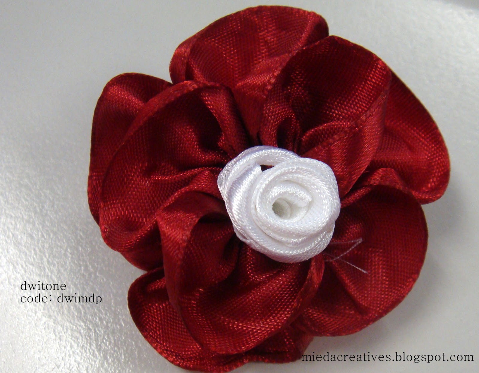 Mied@ Creatives: dwi tone brooch
