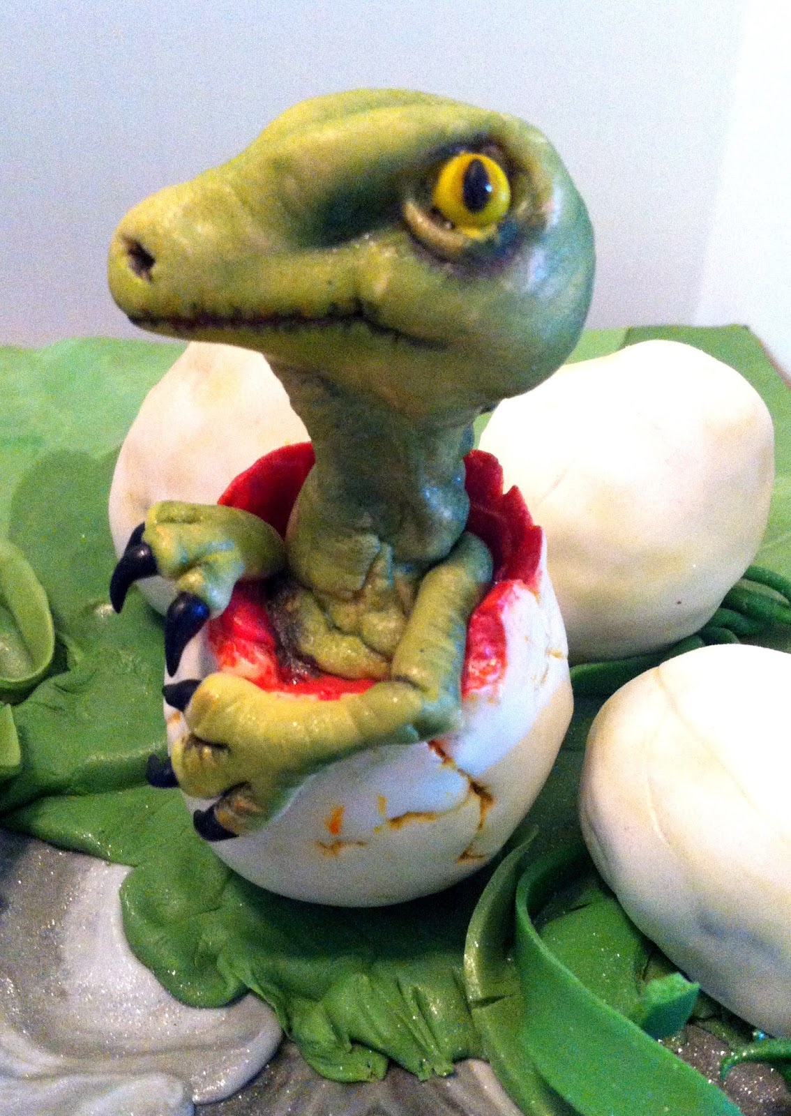 Hogan's Sweet Art: Dinosaur Dig Cake