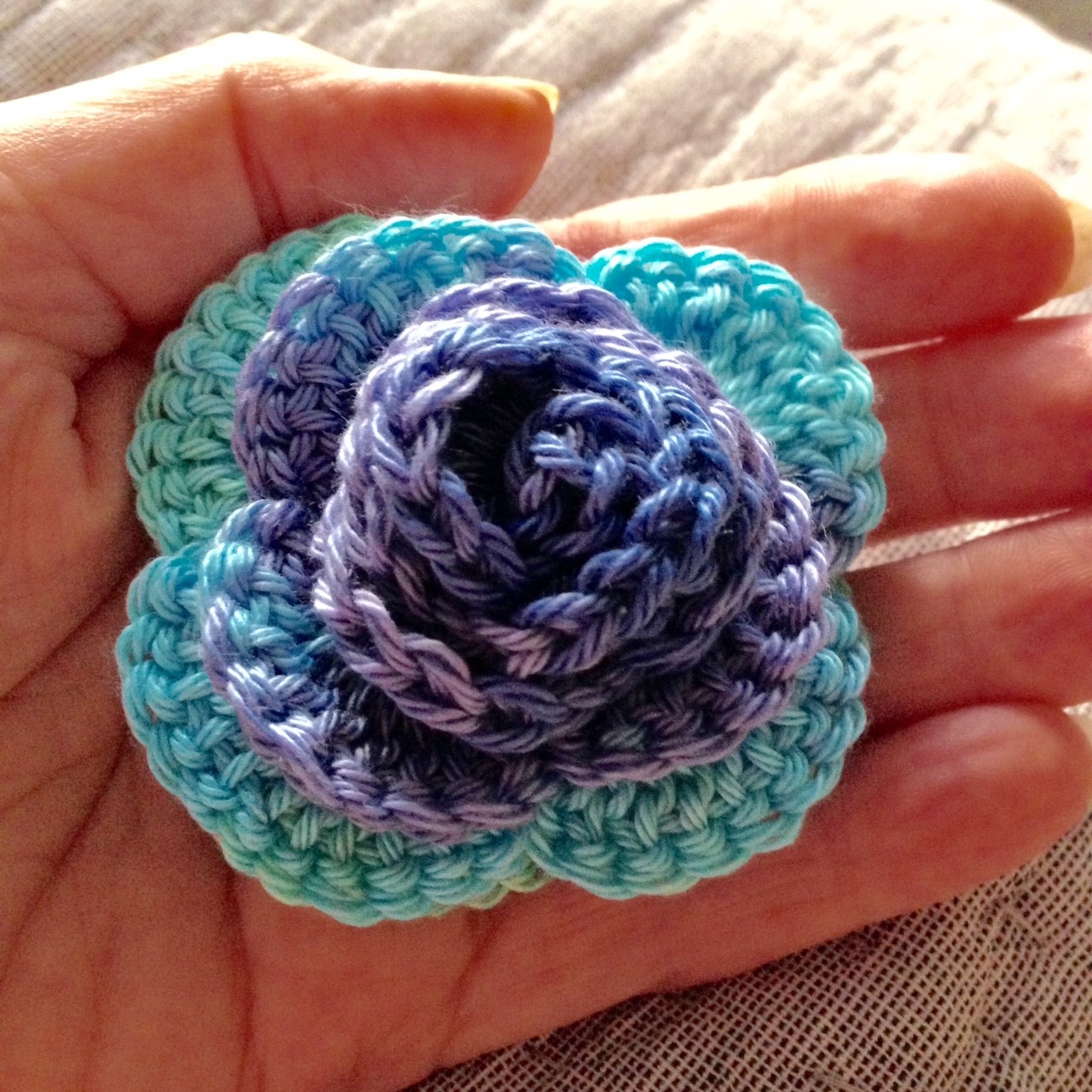 Susan Pinner: ROLLED ROSE PATTERN