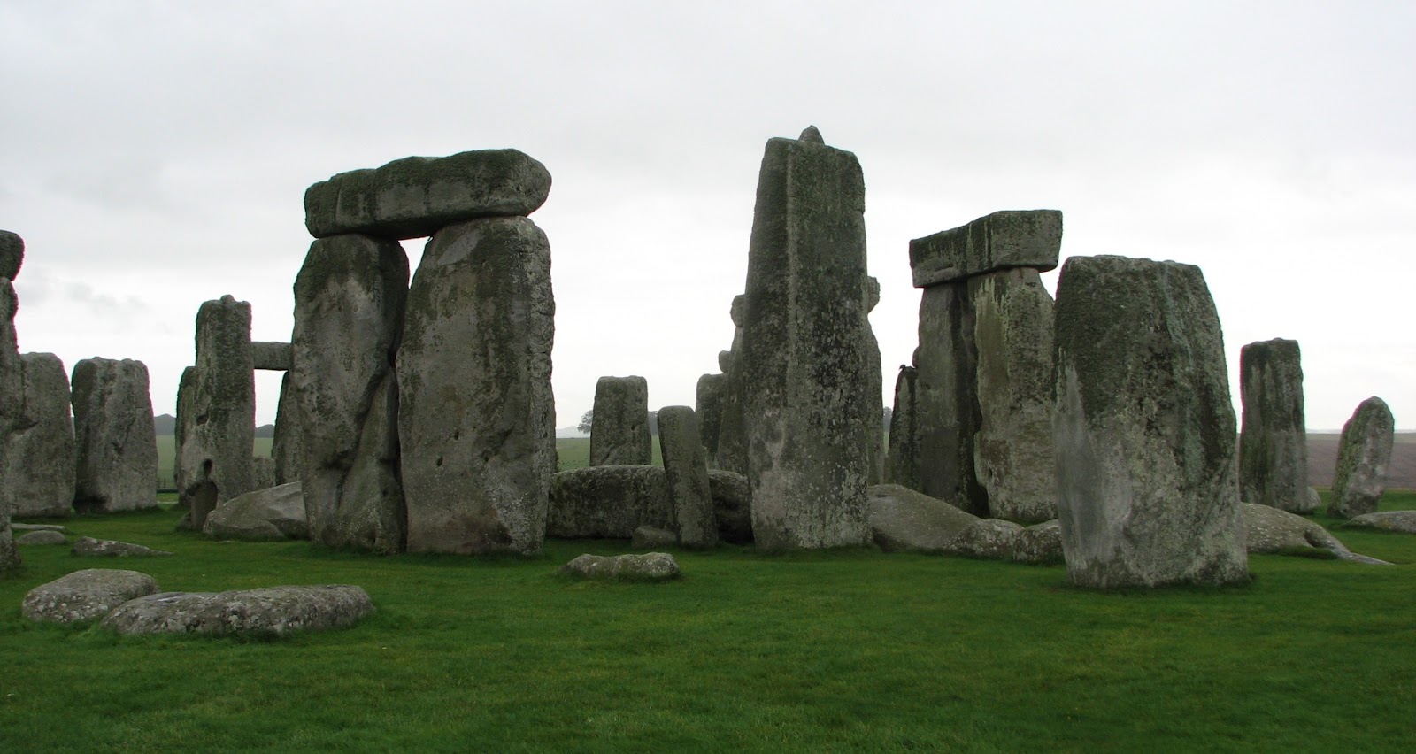 Britain and Beyond: Stone Age Stonehenge
