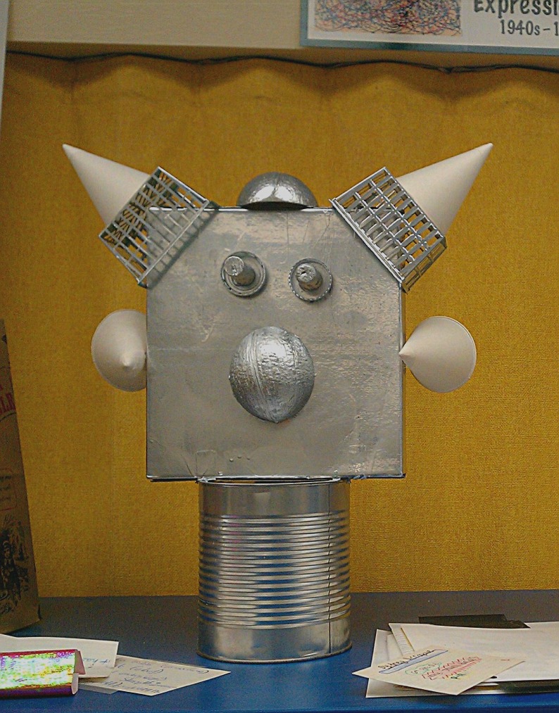 The David Lubin Art Studio: Recycle Robots