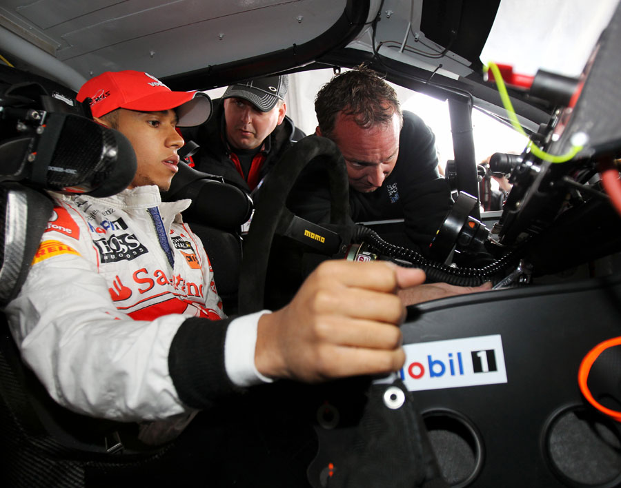 Blog do Marcelo: Lewis Hamilton pilota carro da Nascar