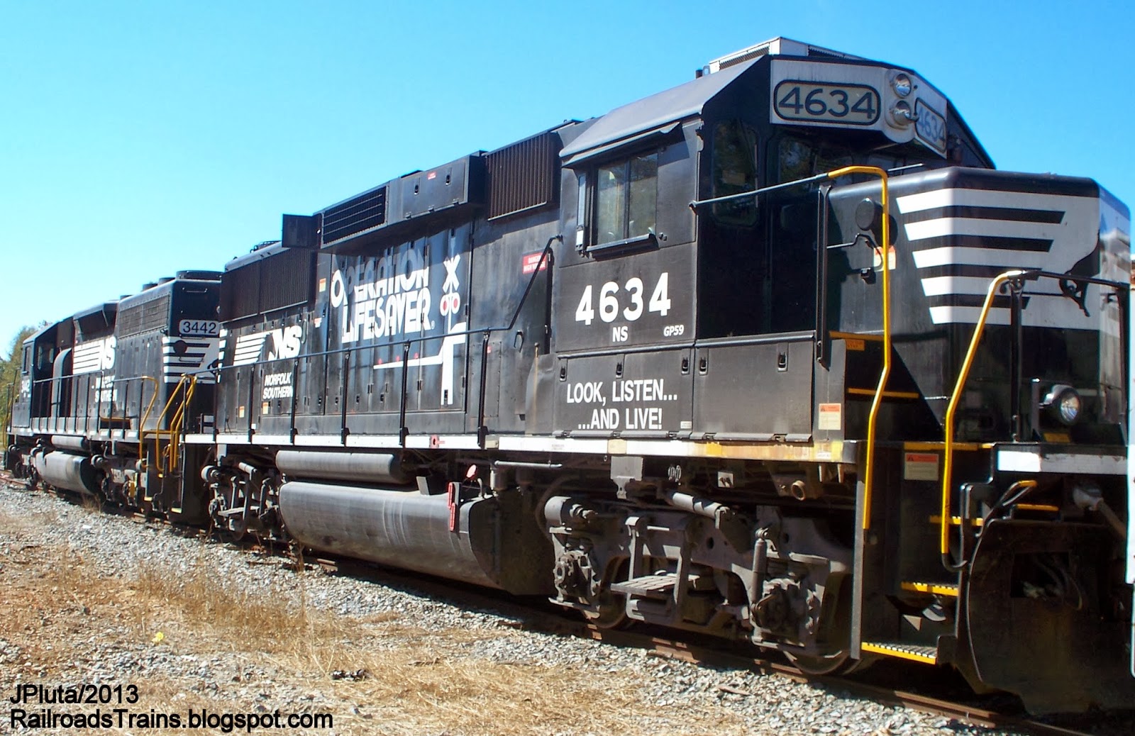 RAILROAD Freight Train Locomotive Engine EMD GE Boxcar BNSF,CSX,FEC,Norfolk Southern,UP,CN,CP ...