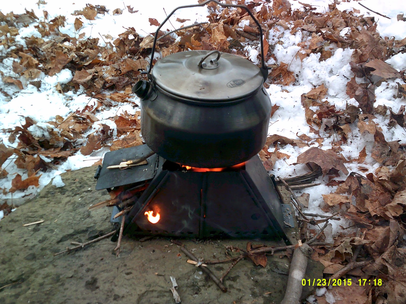 BrushLoper's Bushcraft: POCKET COOKER FOLDING STOVE