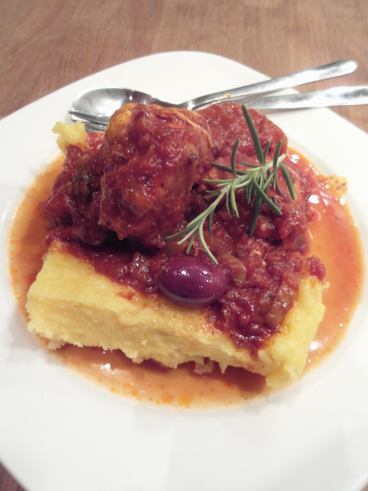 Nat ate.....: Chicken and olive stew with polenta