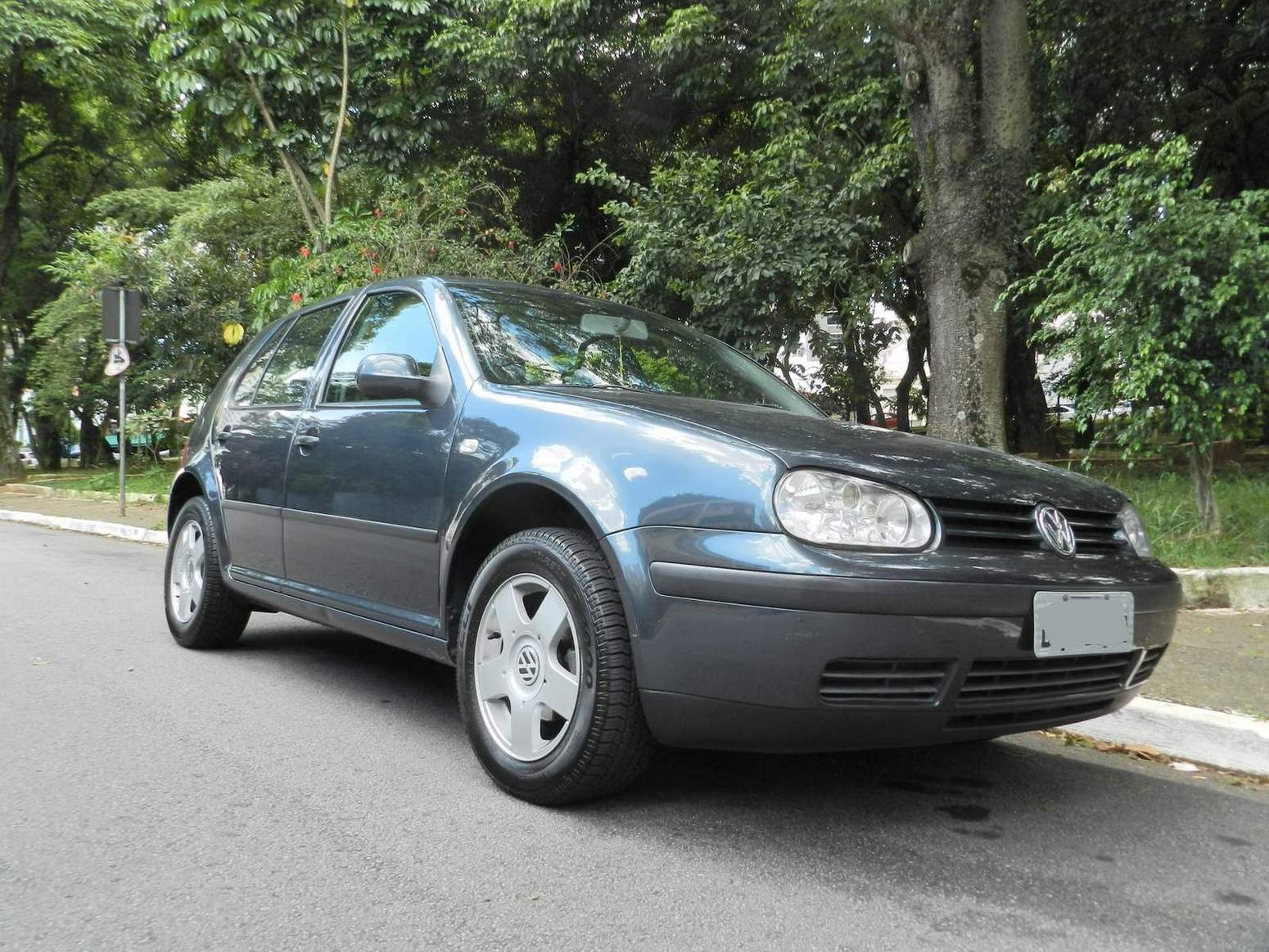 VW Golf SR 2001 com 110 mil km rodados - avaliação e fotos