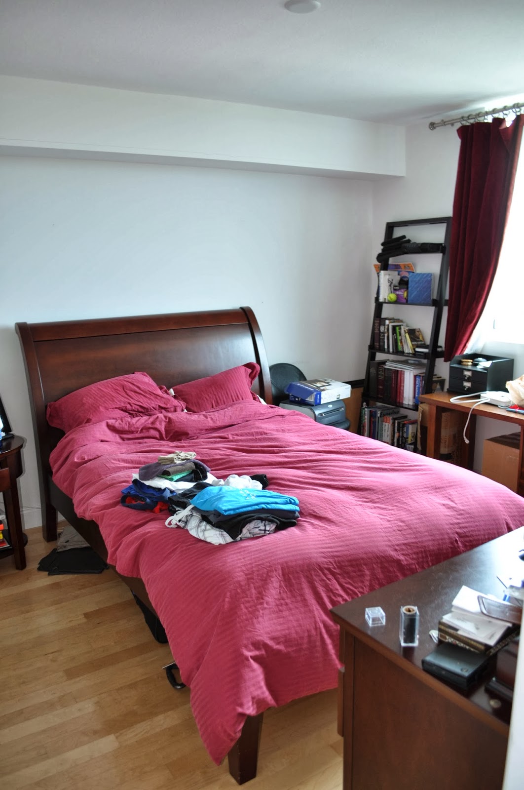 Live Laugh Decorate: Bachelor Pad - The Bedroom. It's a Wrap.