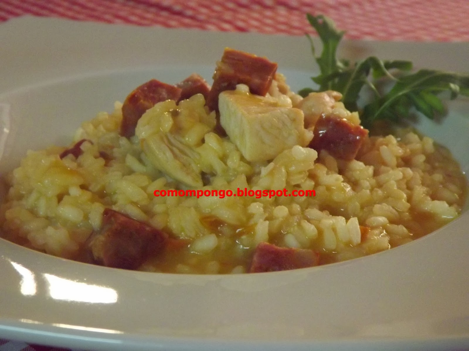 COMO ME PONGO: Arroz meloso con chorizo y pollo