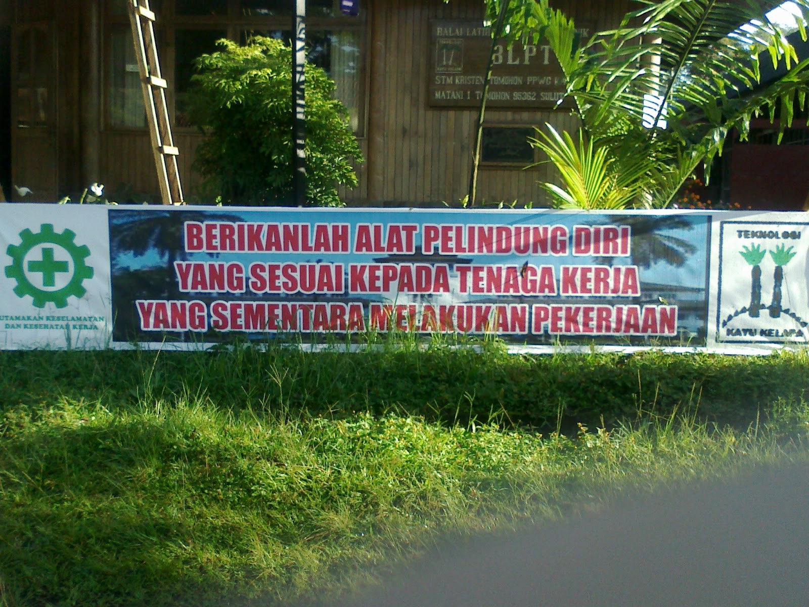 Gloria_Gicky: Slogan K3 di Kantor PPWG Kaaten, Tomohon