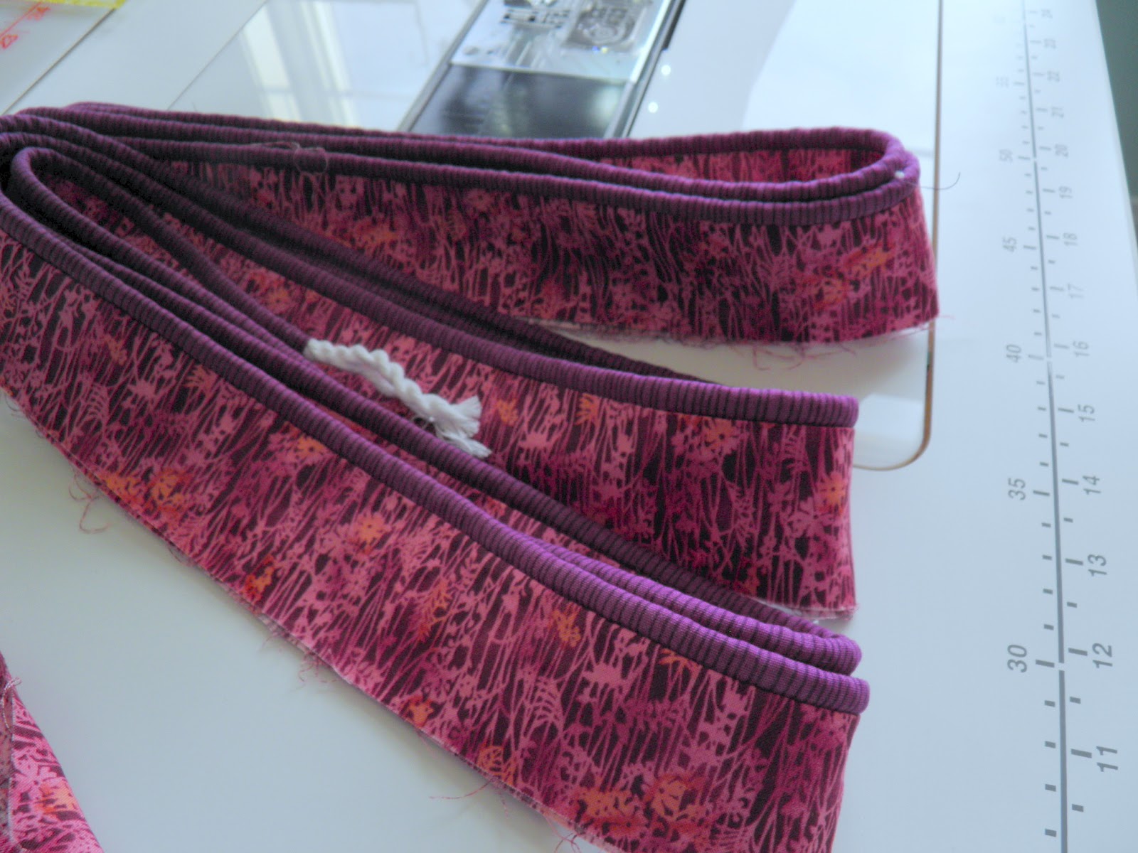 eBeeQuilting: 365 Days of Quilting - Day 19 ~ Making Piped Binding ...