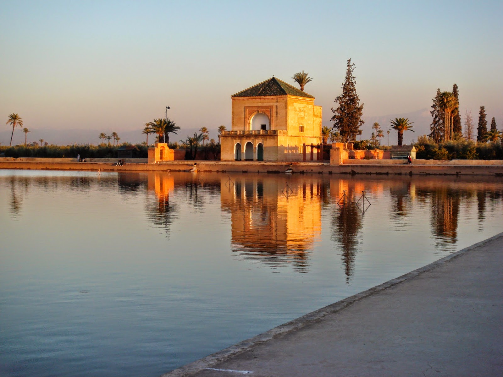 POR TIERRA POR LA TIERRA: Los Jardines de la Menara