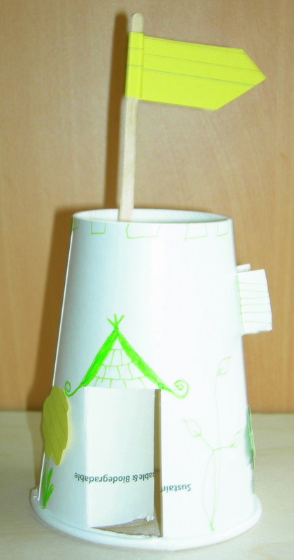 Make and Play !: Paper Cup Castles