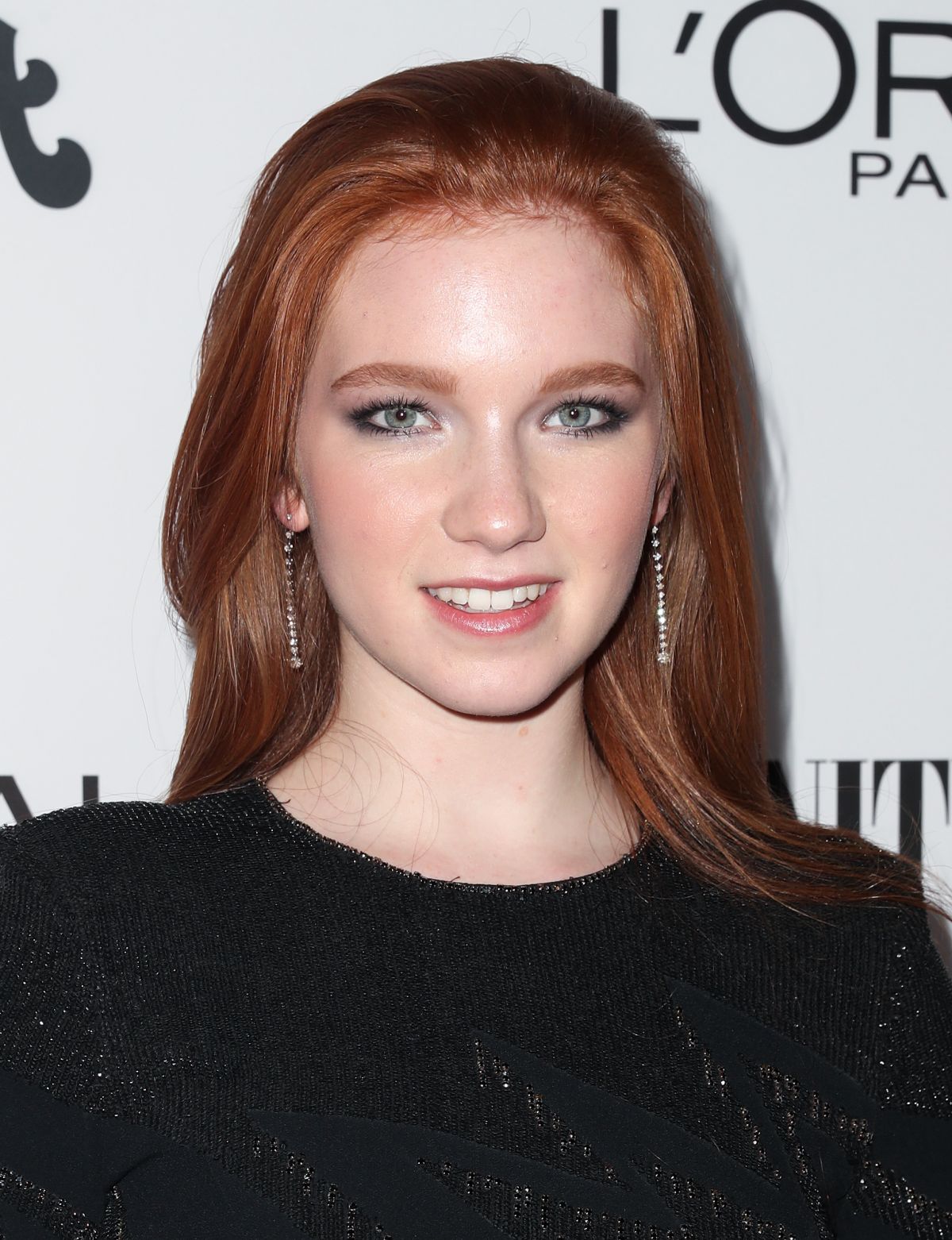 Starlet Arcade: Hot Annalise Basso