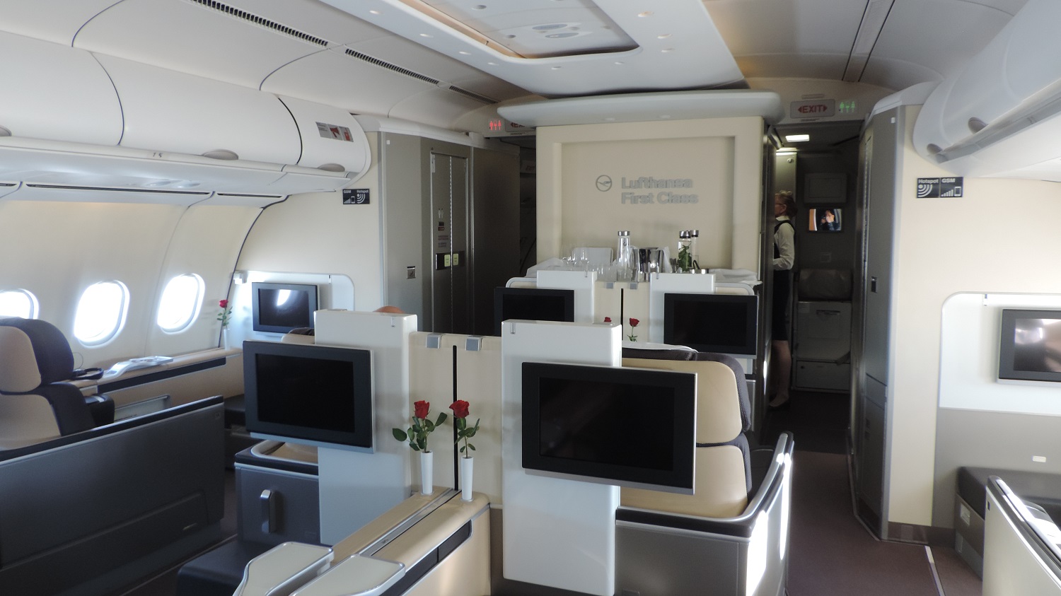 Review: Lufthansa A340-600 First Class, Frankfurt-Kuwait