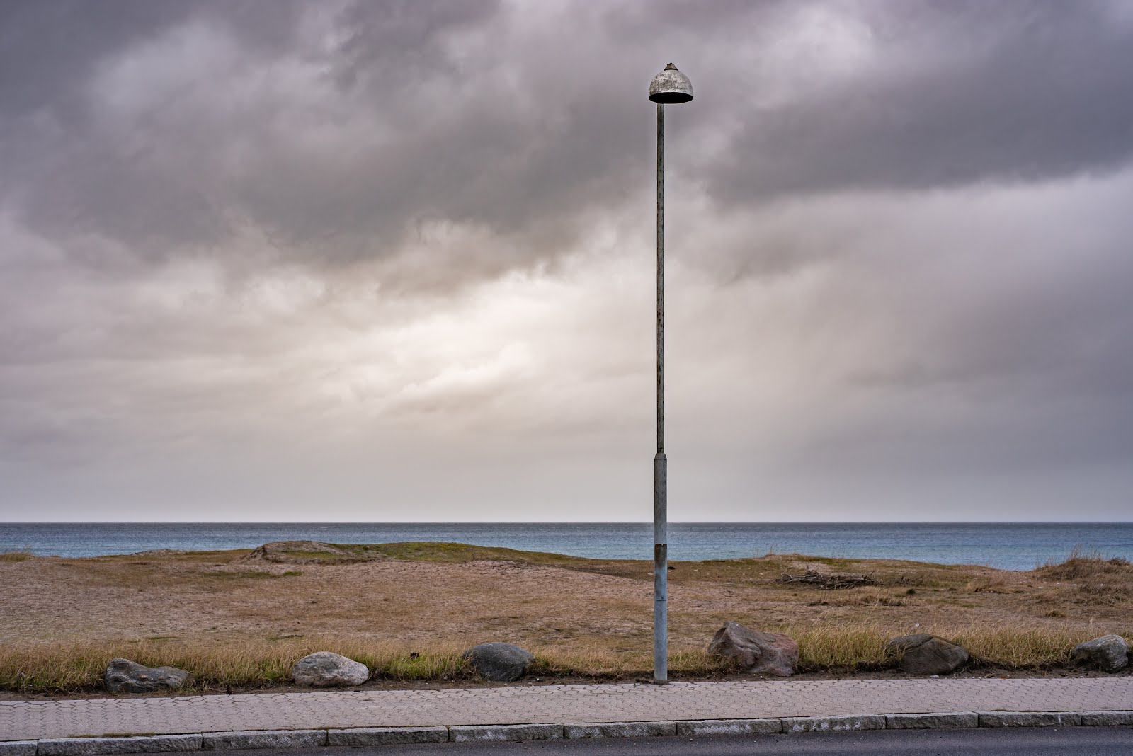 What is negative space in photography? And why use it? - frederikboving