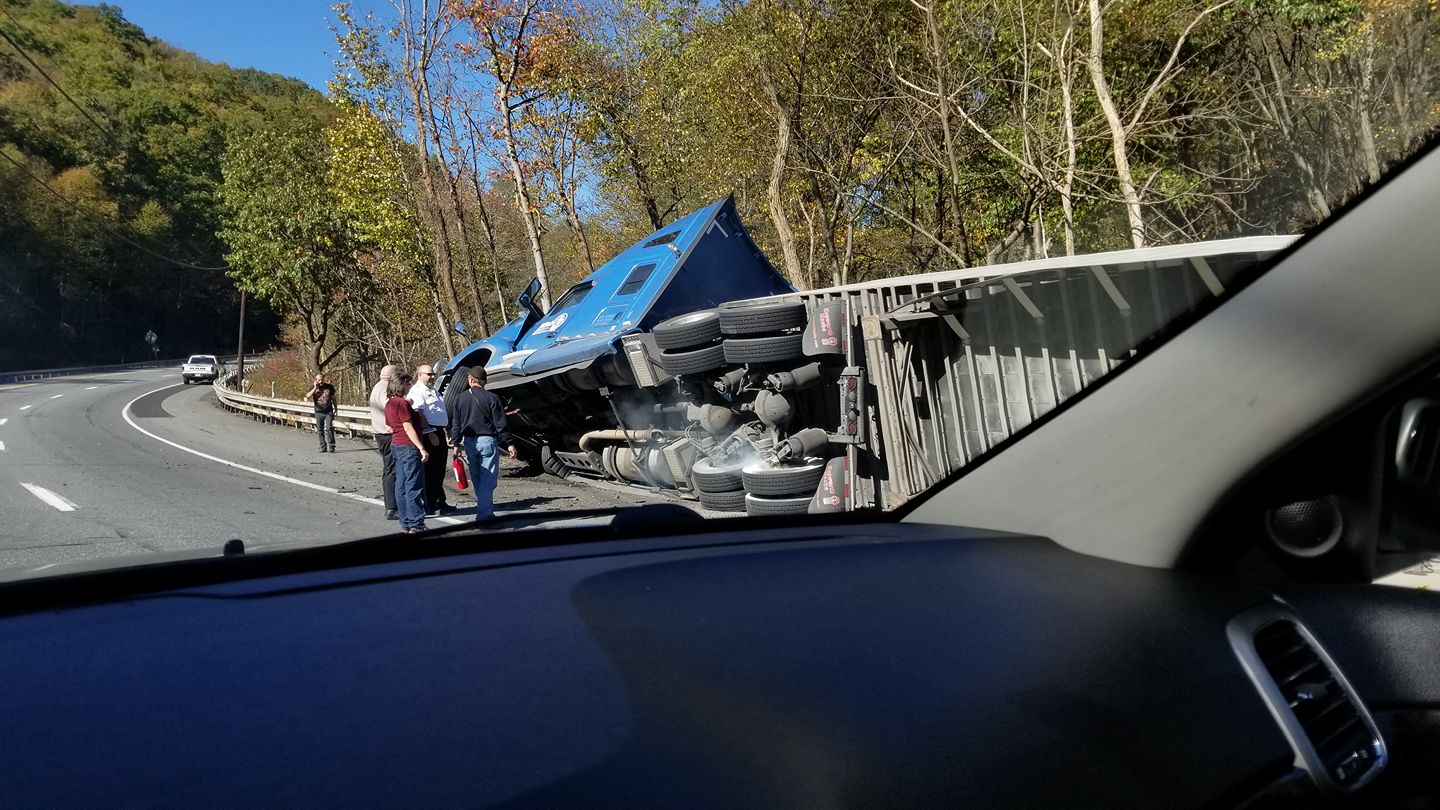 Tractor Trailer Rollover on Route 61 Northbound Between St. Clair and ...