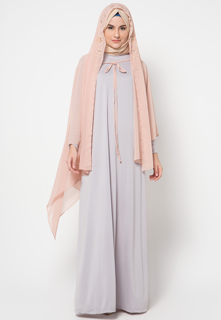 5 Cara Berpakaian Modis untuk Wanita Kurus dan Tinggi