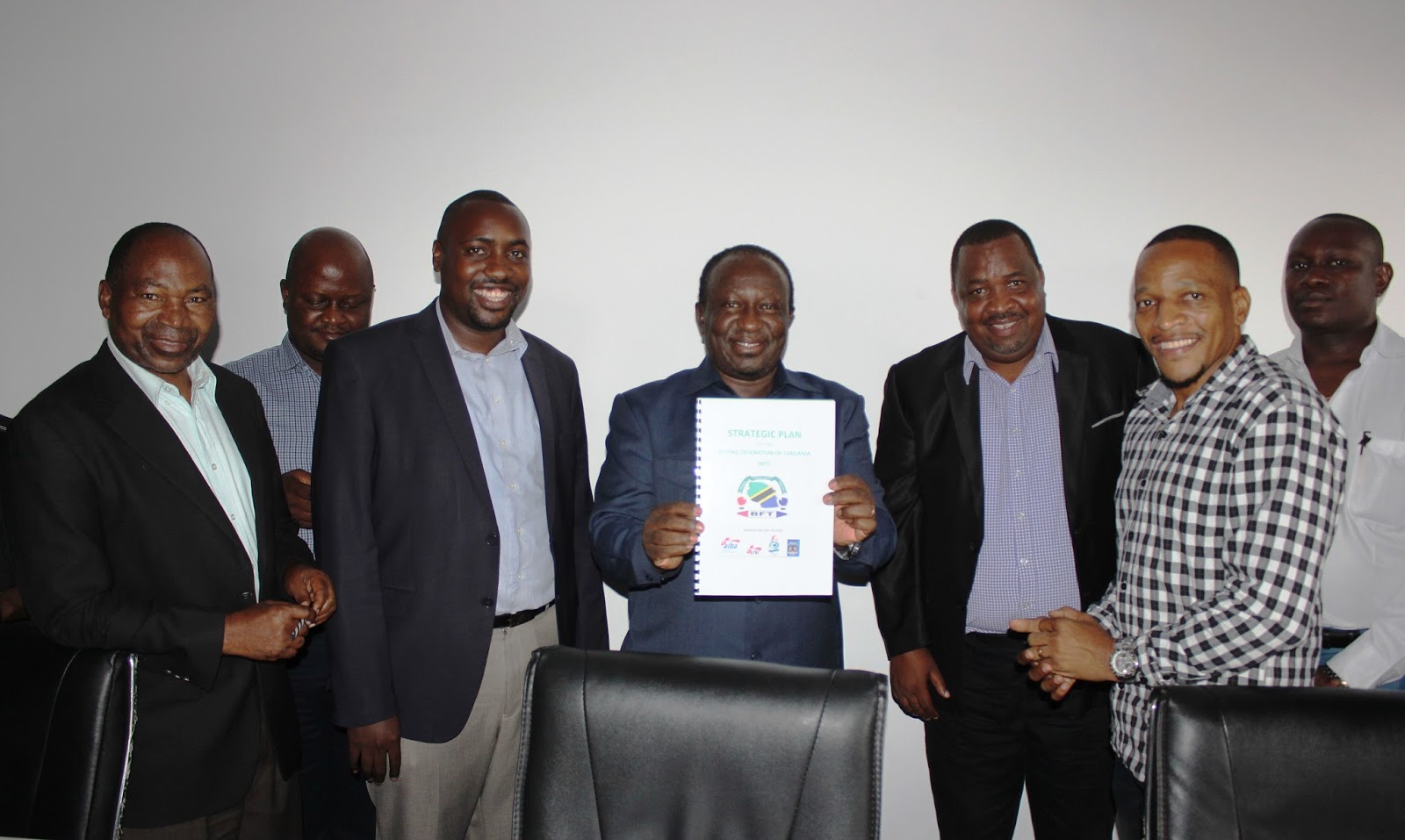 LIWAZO ZITO BLOG: DK. MWAKYEMBE AAHIDI NEEMA KWA BFT