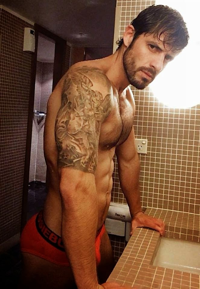 Eyecons: MODEL MONDAY: DIEGO ARNARY