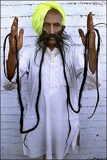 los mejores recors: el bigote más largo